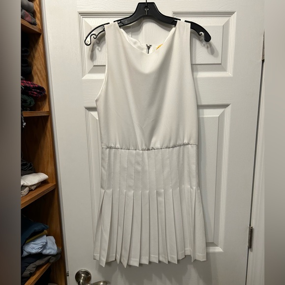 Alice + Olivia | Dresses | Alice Olivia Shaun Fit And Flare Pleated ...